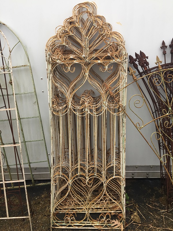 Trellises & Screens: Double Heart Scroll Trellis